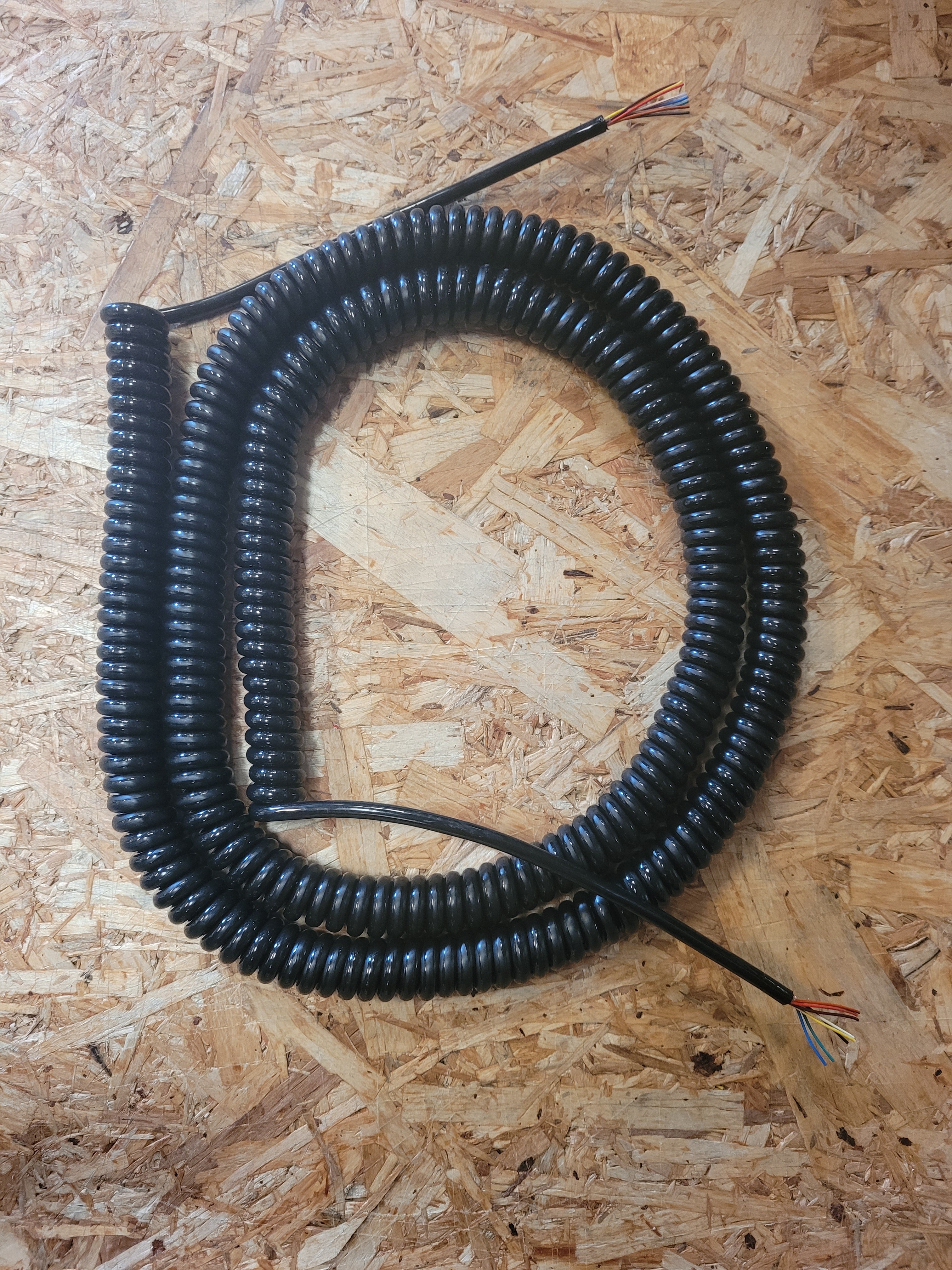 8 Core 26awg (0.14sqmm) Coiled Black PUR Control Cable – Curly Cable ...